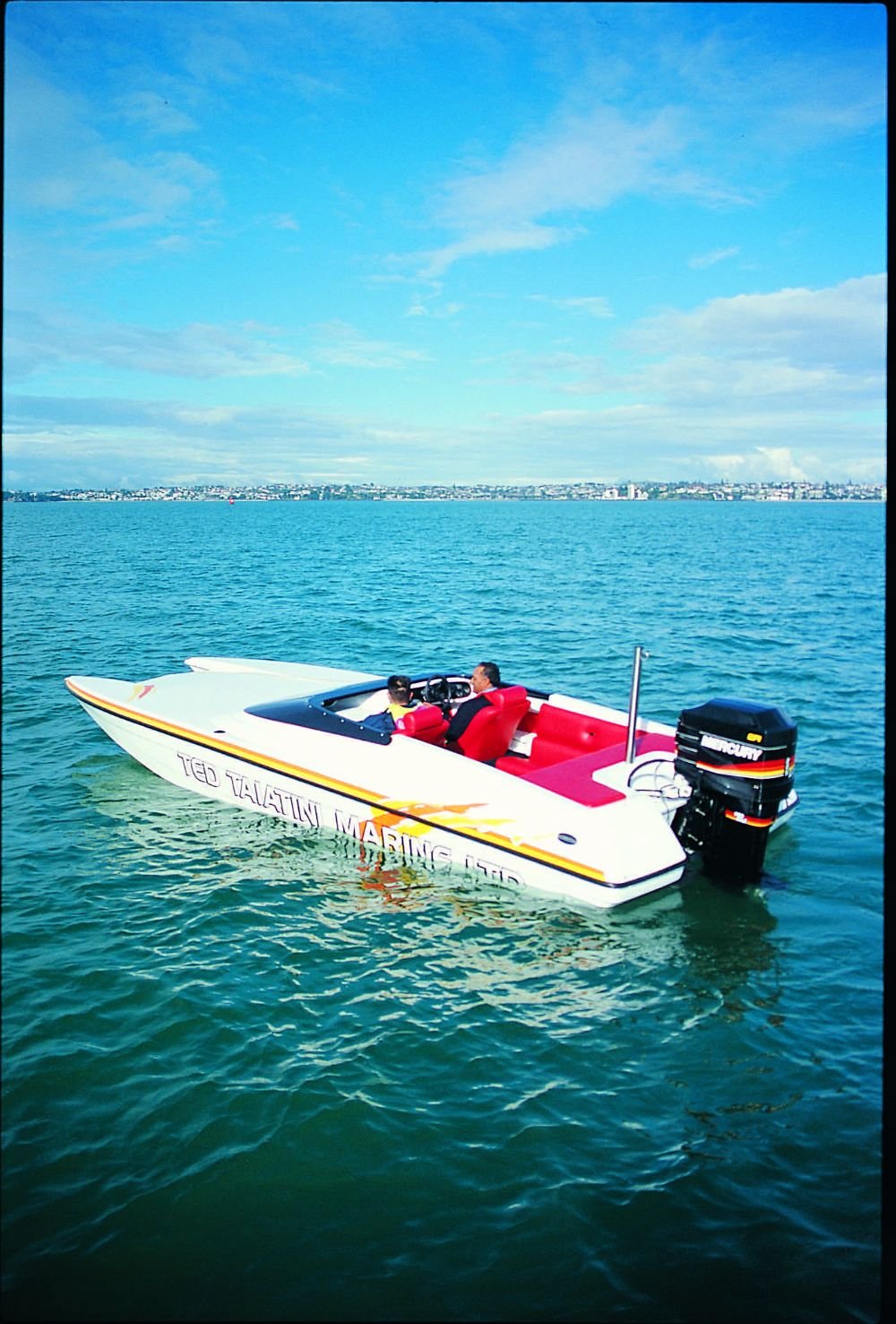 Stealth 605 – Power Boat Magazine