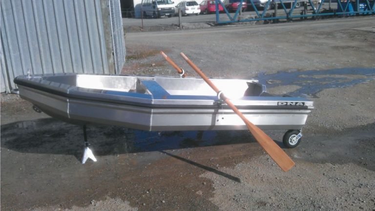 Starting Small- Buyers Guide to under 4m – Power Boat Magazine