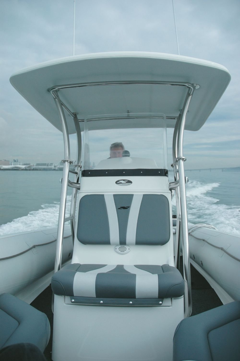 Smuggler Strata 770 – Power Boat Magazine