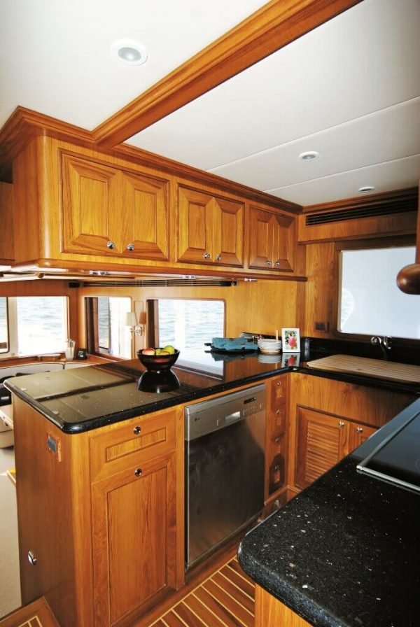 Outer Reef 63 – Power Boat Magazine