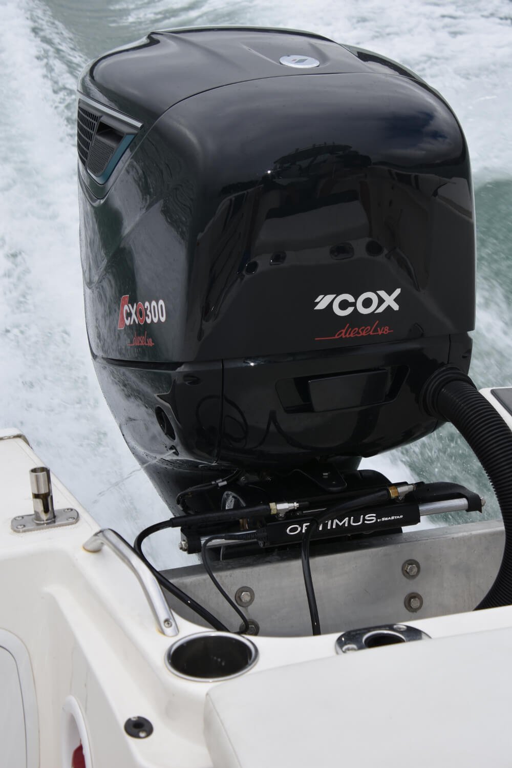 OUTBOARDS FOR BIG BOATS – Power Boat Magazine