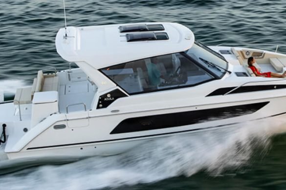 Larson 240 Cabrio – Power Boat News