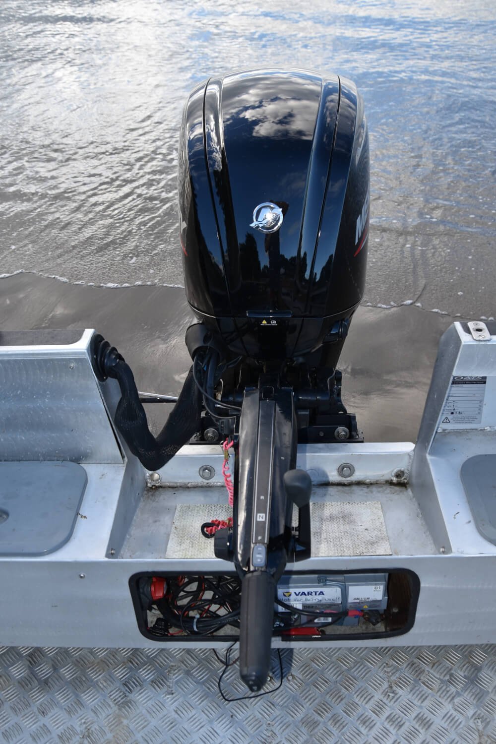 RETIRING THE TILLER – Power Boat Magazine