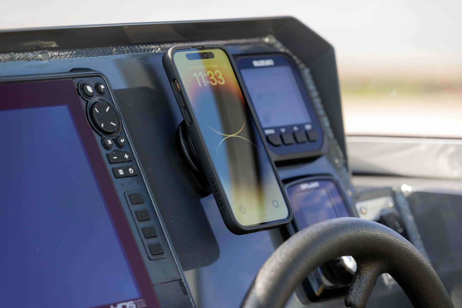 QUAD LOCK’S WATERPROOF WIRELESS CHARGER – Power Boat Magazine