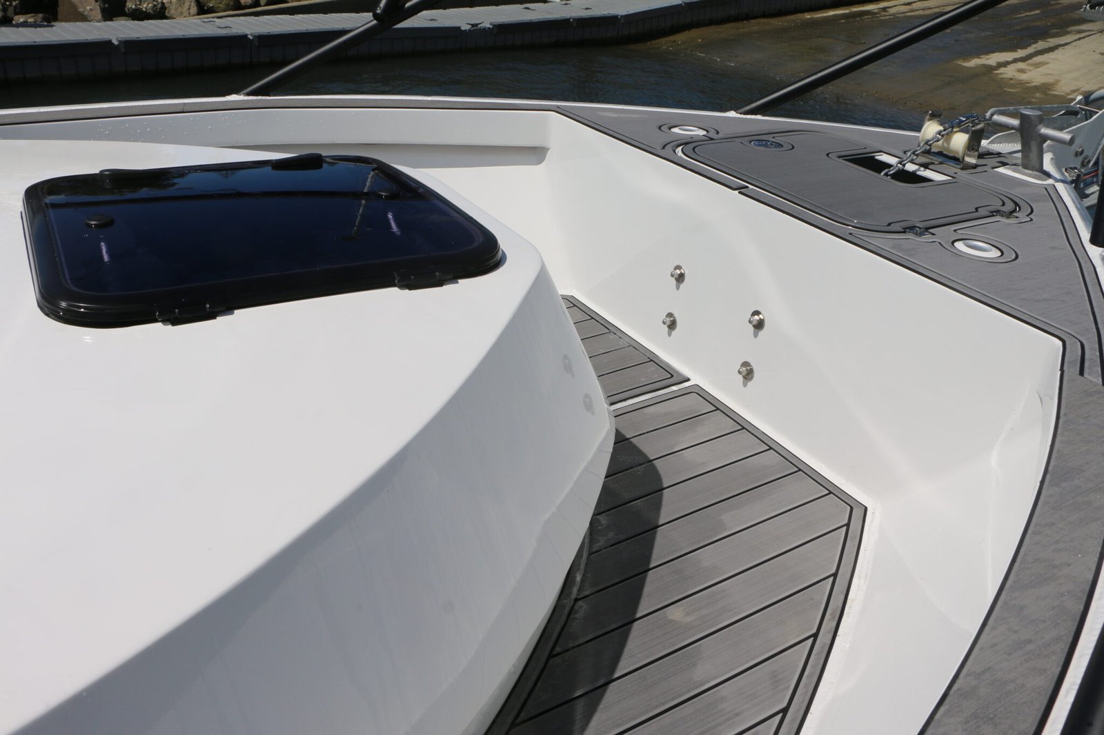 WHITE POINTER 870 WALKAROUND – Power Boat Magazine