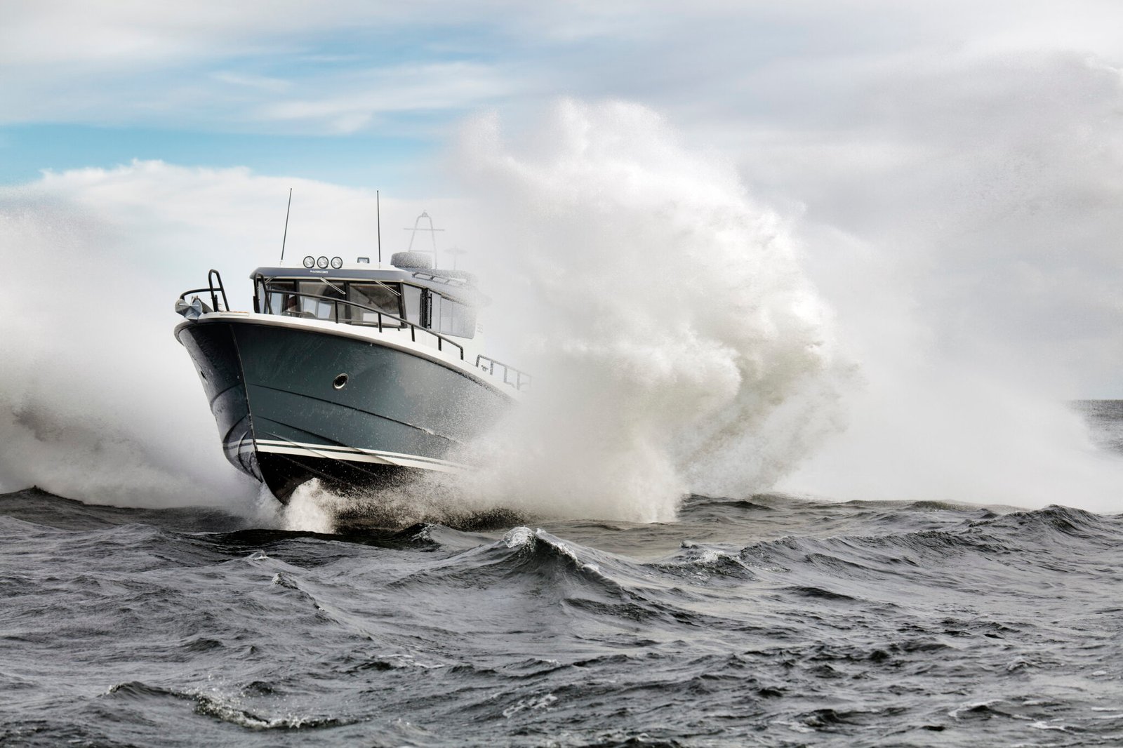 SARGO 36 – Power Boat Magazine