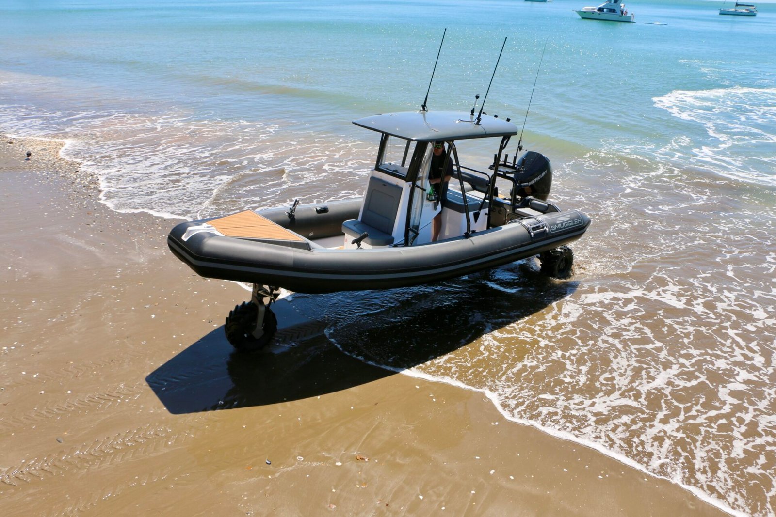 SMUGGLER STRATA 700 AMPHIBIOUS CC – Power Boat Magazine