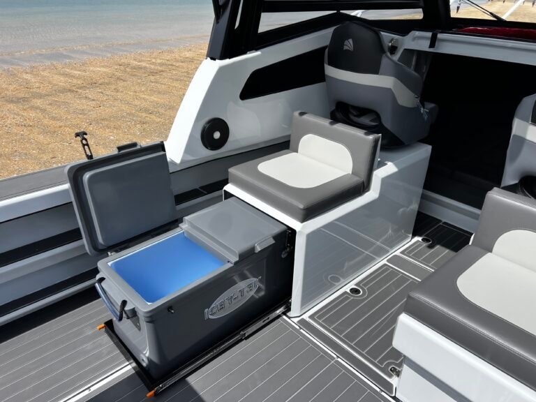 STRYDA 900C – Power Boat Magazine