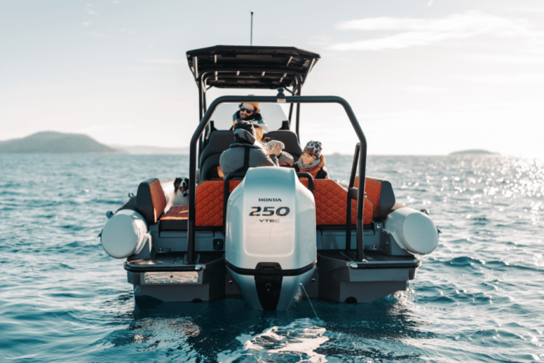 HIGHFIELD ADV7 – AN INNOVATIVE 7-METRE CROSSOVER BOAT BUILT FOR ...