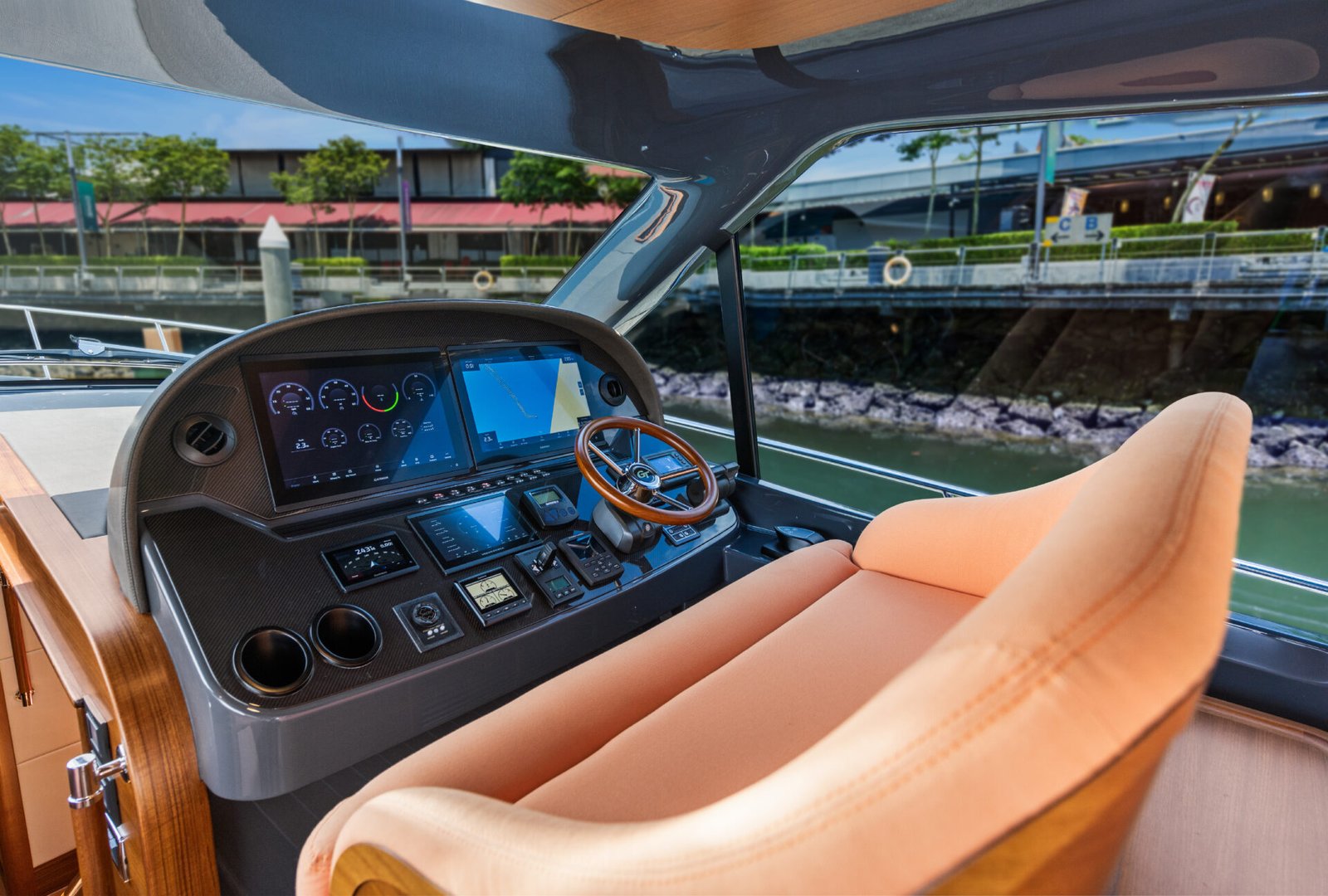 PALM BEACH GT60 JET DRIVE – Power Boat Magazine